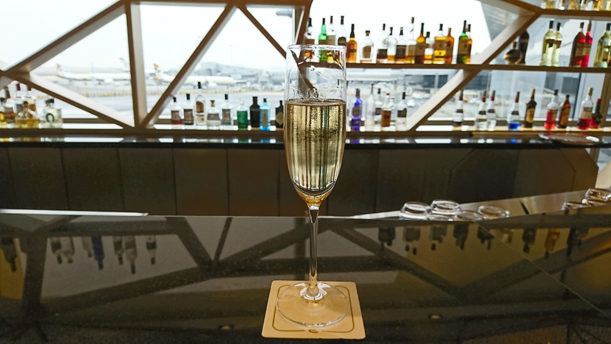 Etihad First Class Lounge champagne - InsideFlyer