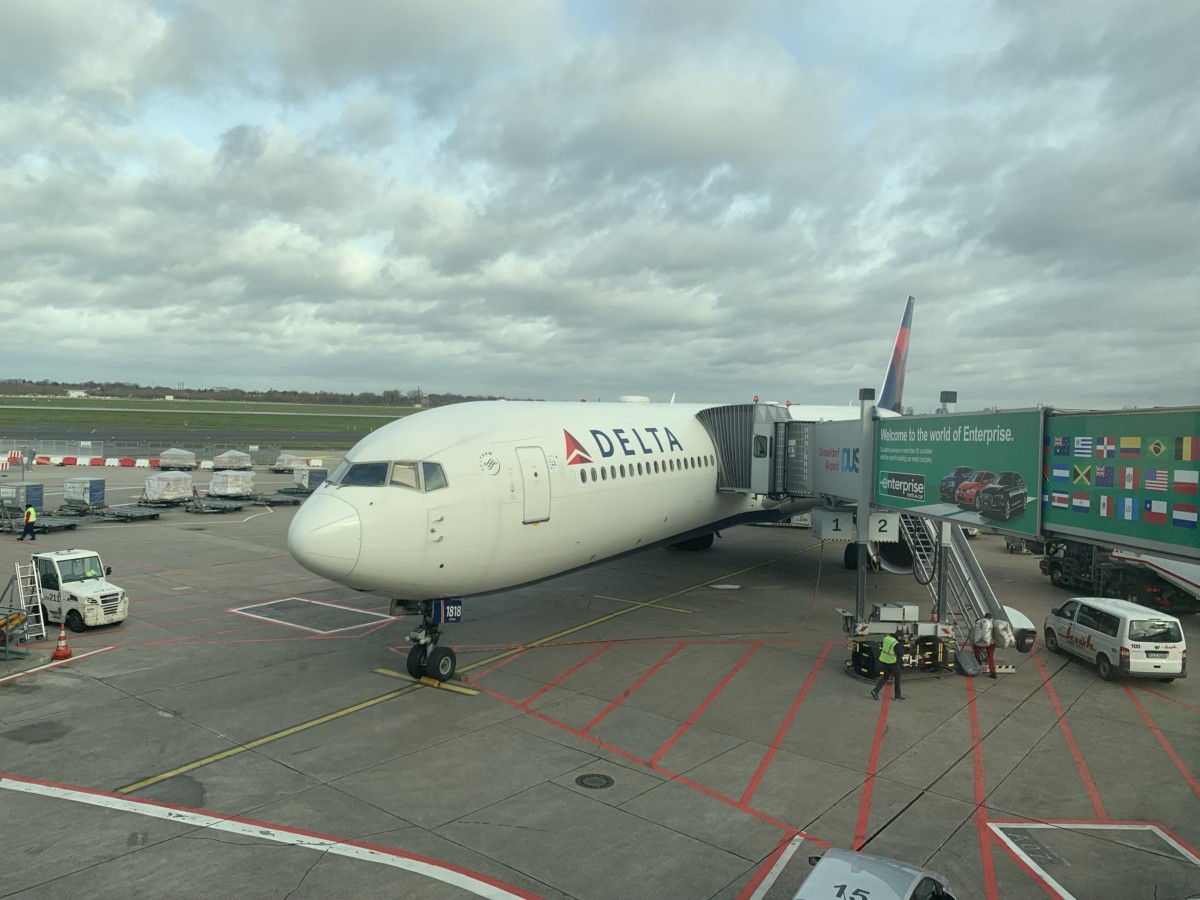Review: Delta Boeing 767-400 Delta Comfort+ - Atlanta naar Düsseldorf ...