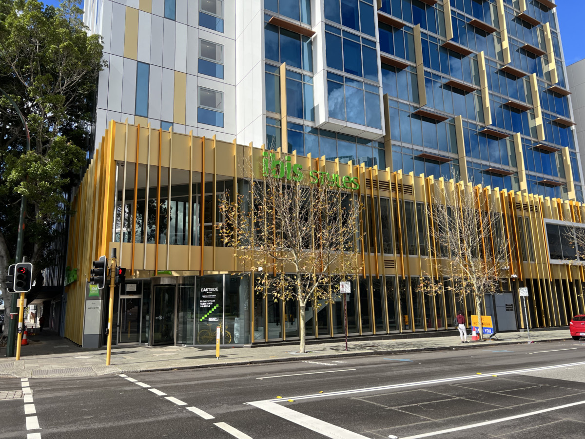 Review Ibis Styles East Perth Superior Room with King Size Bed City ...