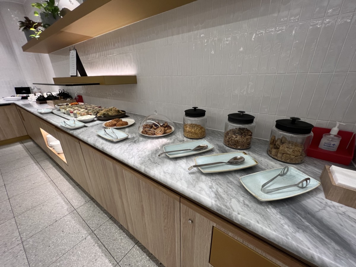 Review Qantas Perth Airport International Transit Lounge Terminal 3 160 ...