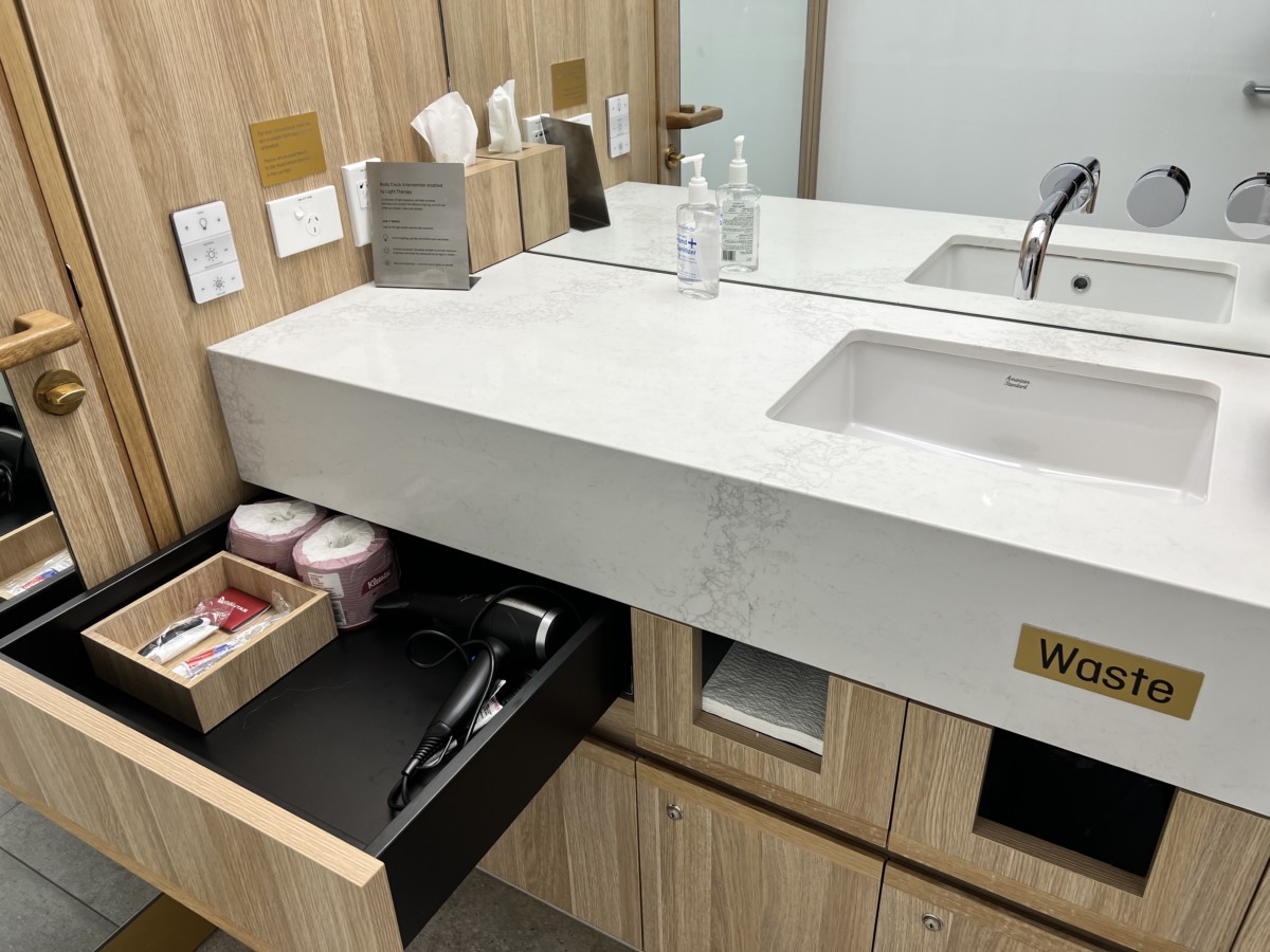 Review Qantas Perth Airport International Transit Lounge Terminal 3 21 ...