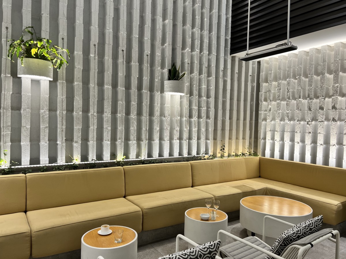 Review Qantas Perth Airport International Transit Lounge Terminal 3 52 ...