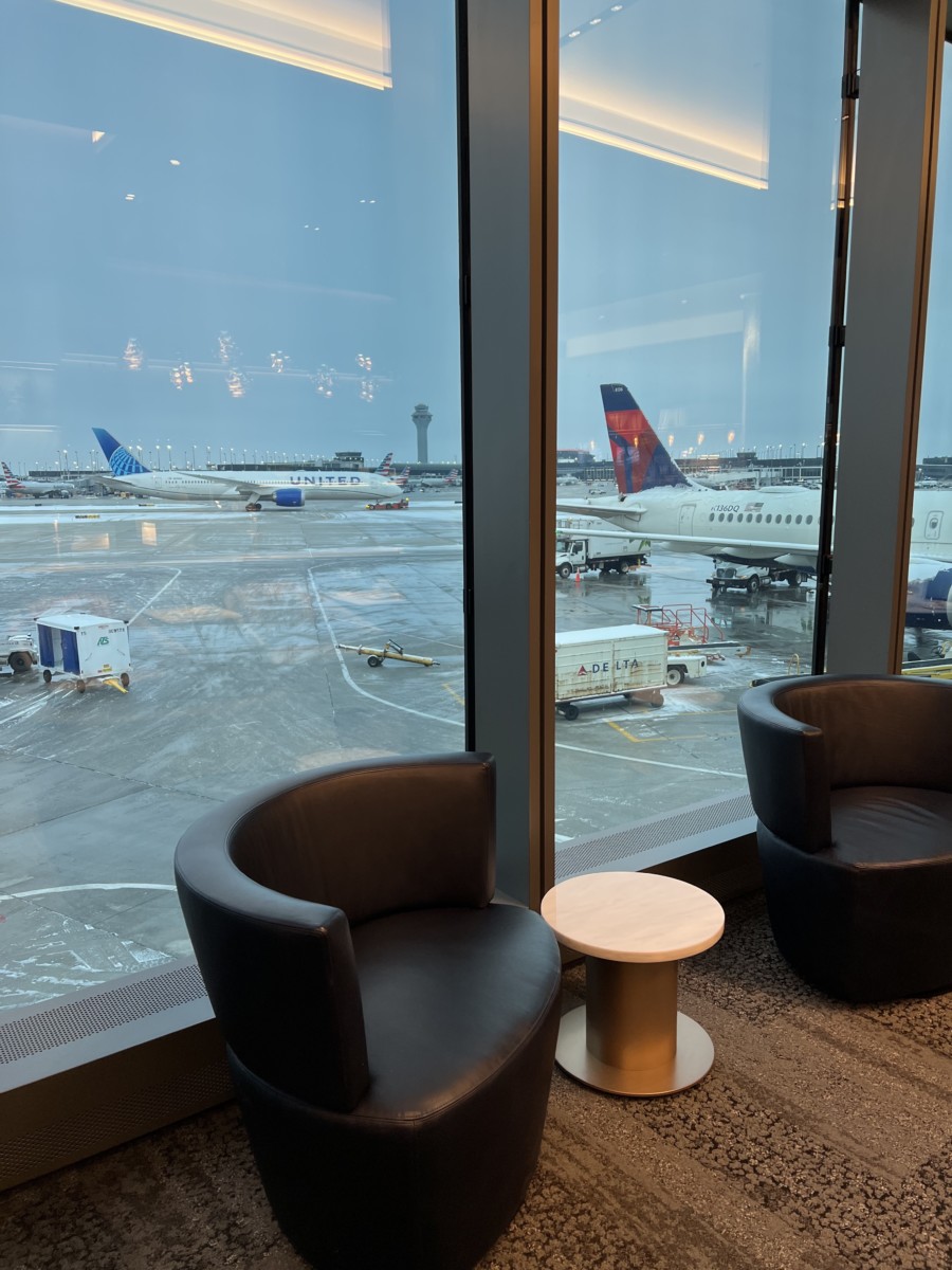 Review Delta Sky Club Chicago ORD, Terminal 5 – Concourse M, between ...