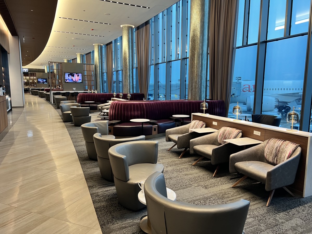 Review Delta Sky Club Chicago ORD, Terminal 5 – Concourse M, between ...