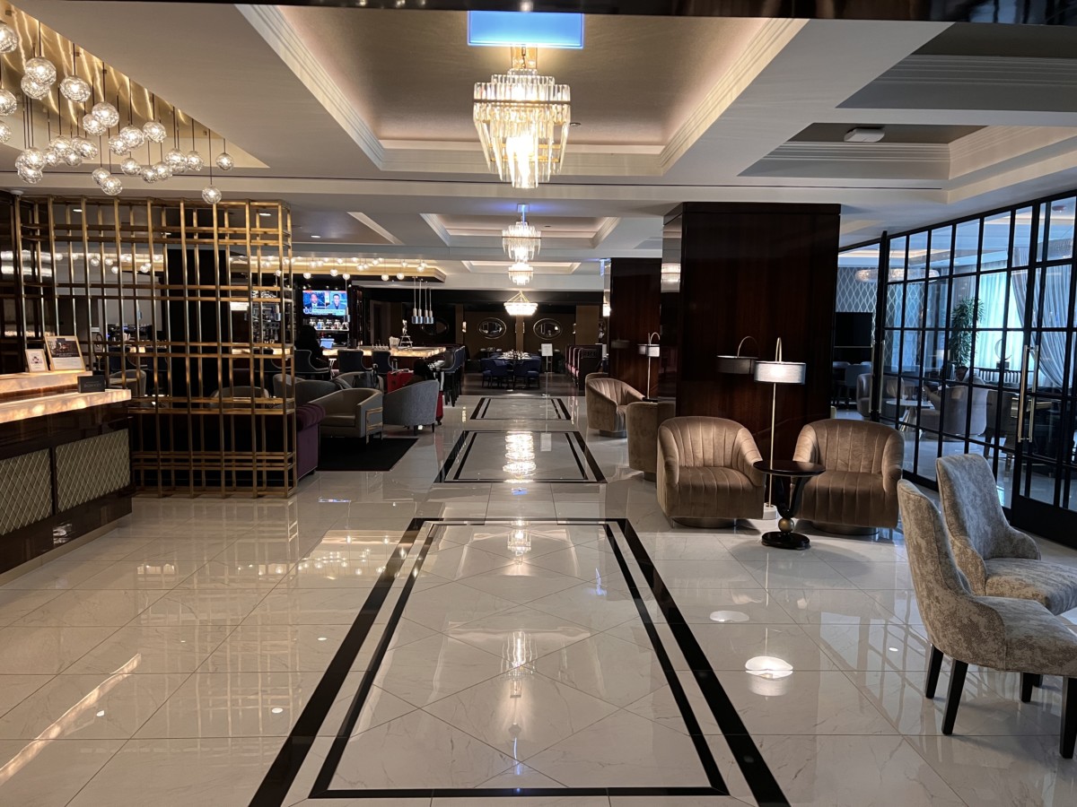 Review The LaSalle Chicago, Autograph Collection Executive Suite Grill ...