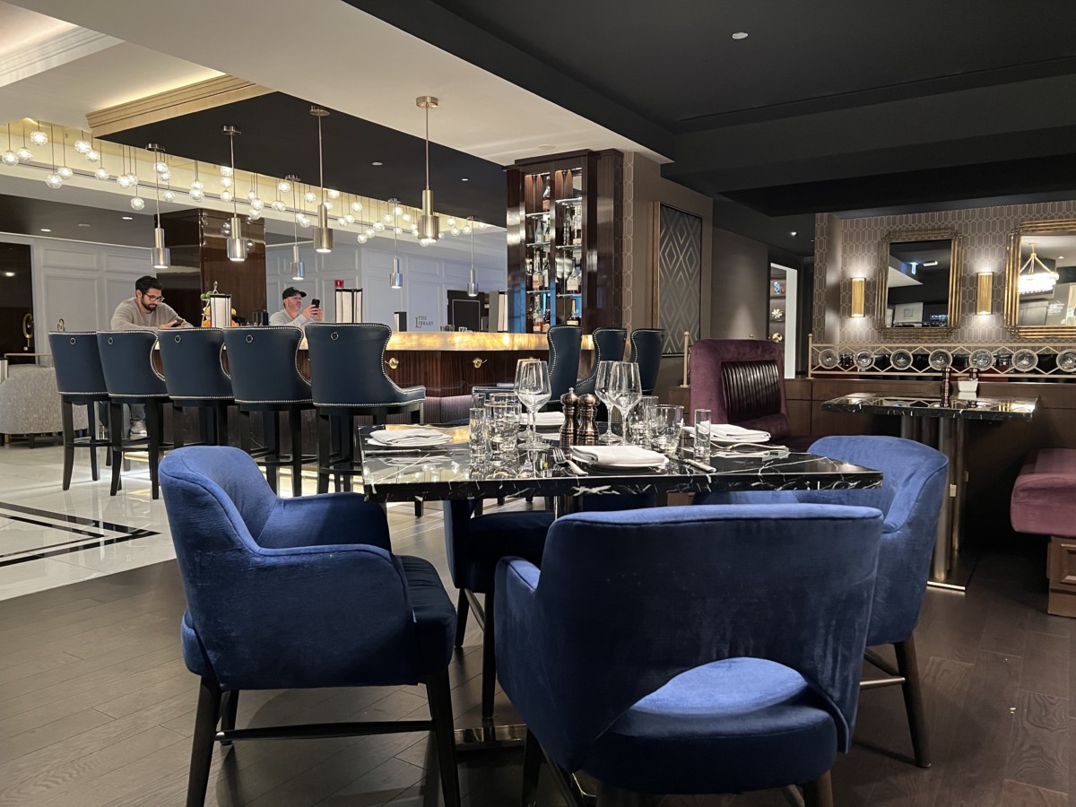 Review The LaSalle Chicago, Autograph Collection Executive Suite Grill ...