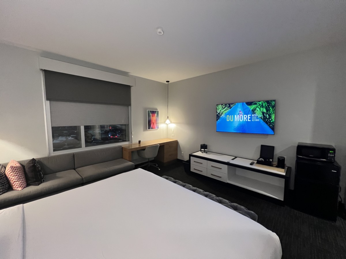 Review The Rose Hotel Chicago O’Hare ORD, Tapestry Collection by Hilton ...