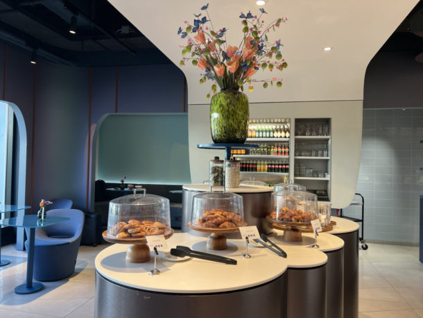 Review: Privium ClubLounge West Schiphol - InsideFlyer