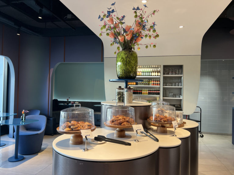 Review: Privium ClubLounge West Schiphol - InsideFlyer