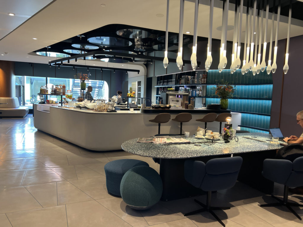 Review: Privium ClubLounge West Schiphol - InsideFlyer