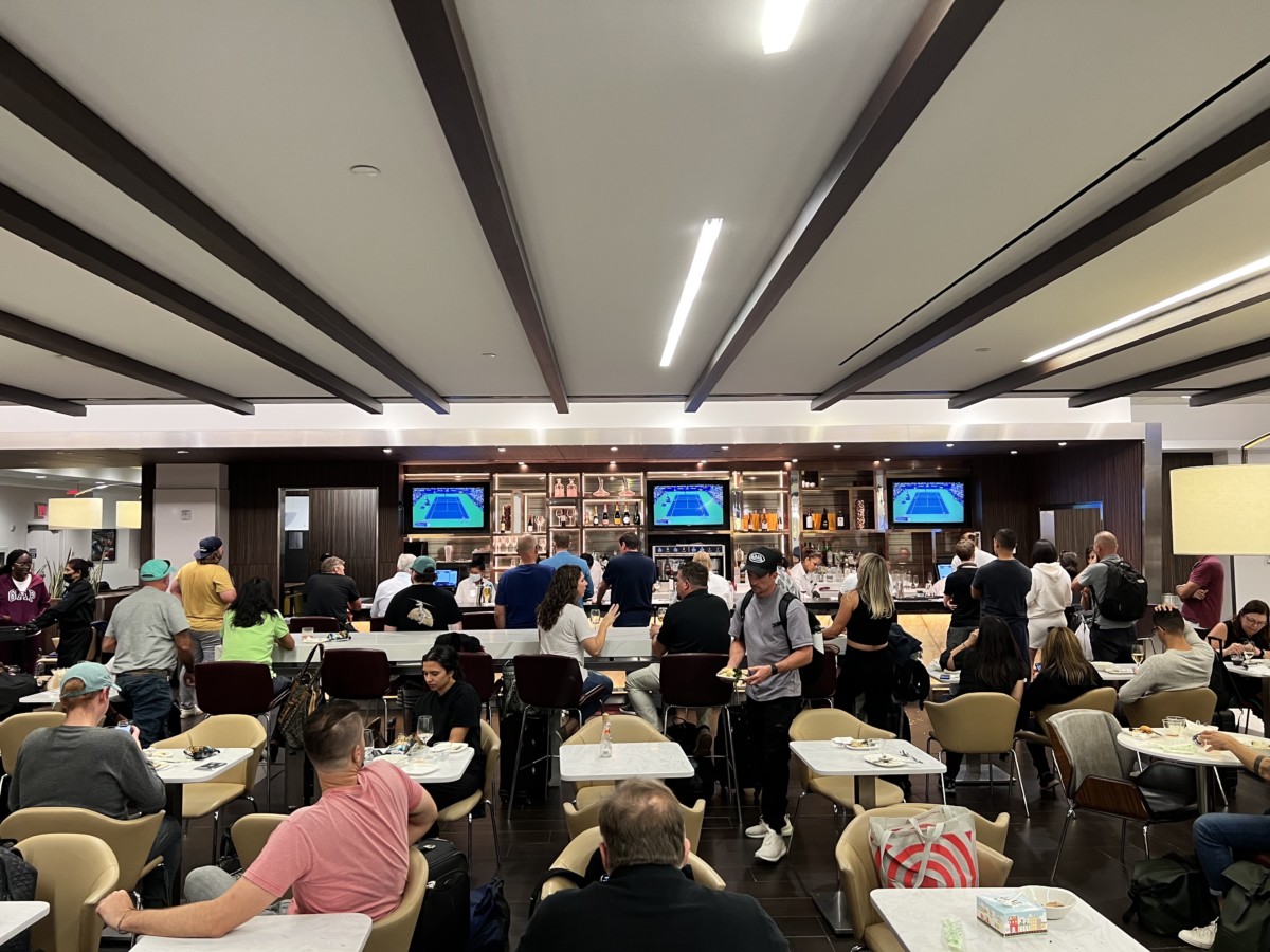 Review Delta Sky Club New York JFK, Terminal 4 – Concourse B near Gate ...