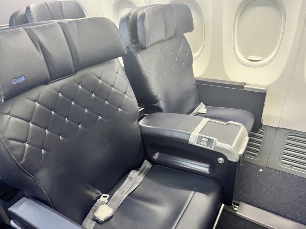 Review: Copa Airlines Economy Class | Panama Stad naar Bogotá | Boeing ...