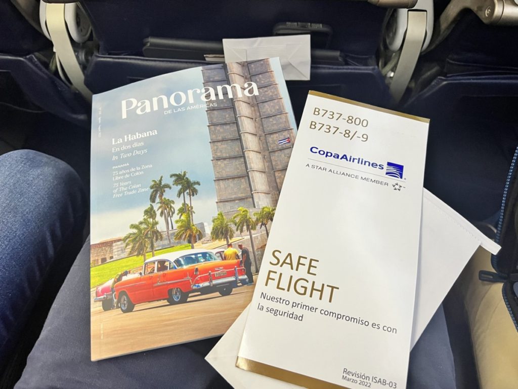 Review: Copa Airlines Economy Class | Panama Stad naar Bogotá | Boeing ...