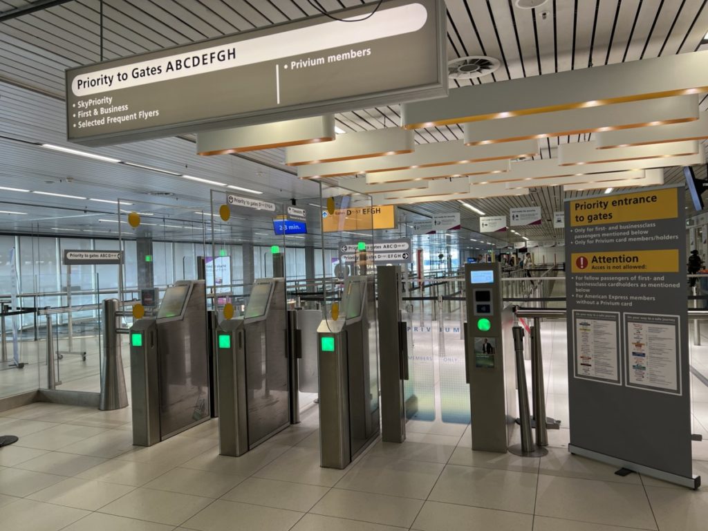 Review: Privium ClubLounge West Schiphol - InsideFlyer