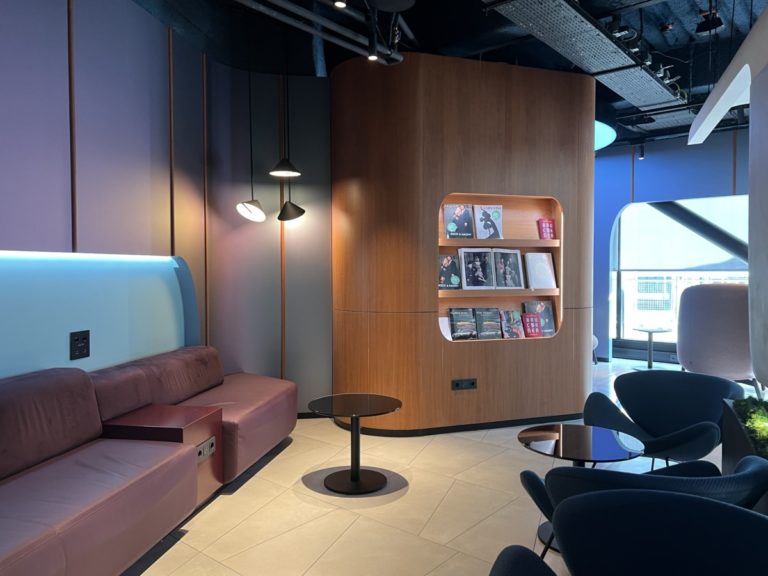 Review: Privium ClubLounge West Schiphol - InsideFlyer