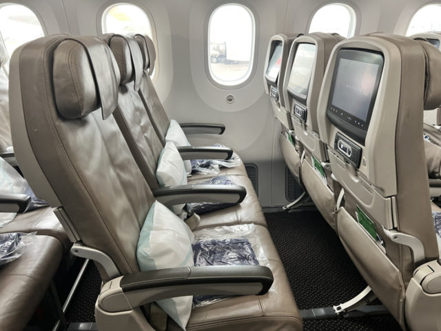 Review Saudia Economy Class | Amsterdam Schiphol - Jeddah | Boeing 787 ...