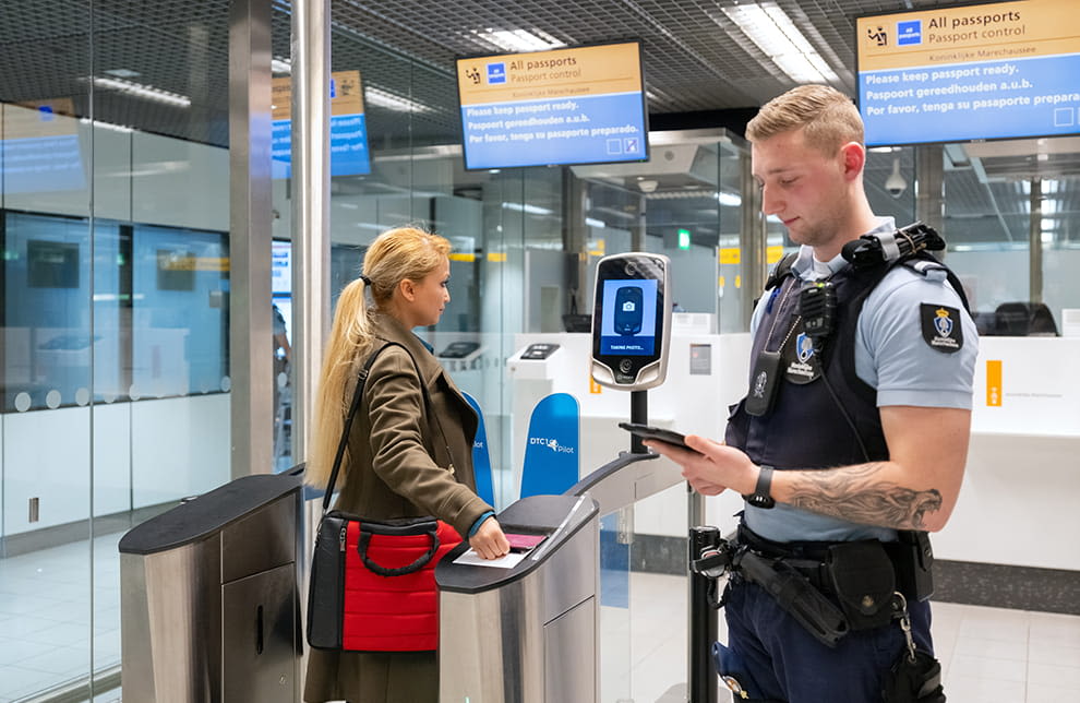 Schiphol en KLM starten pilot met digitale paspoortcontrole - InsideFlyer