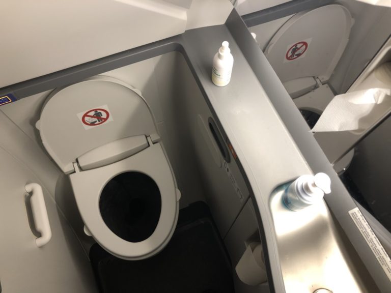 InsideLook: TUI Fly Boeing 737 MAX 8 | PH-TFT - InsideFlyer