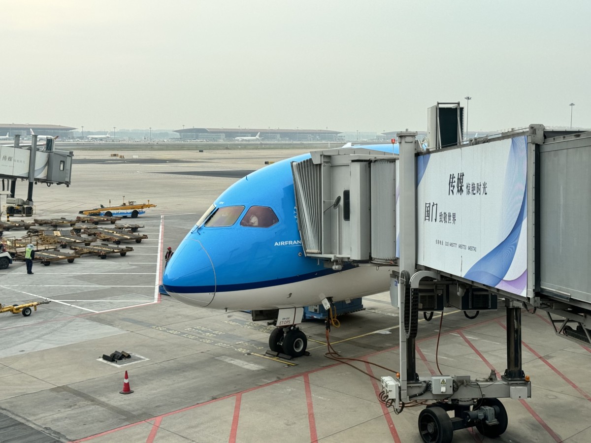 Review: KLM World Business Class | Beijing - Amsterdam | Boeing 787-9 ...