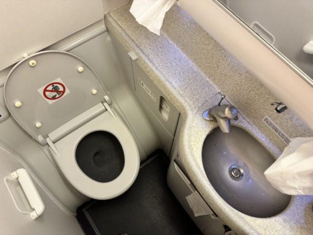 Review: Transavia Economy Class | Casablanca naar Amsterdam Boeing 737 ...