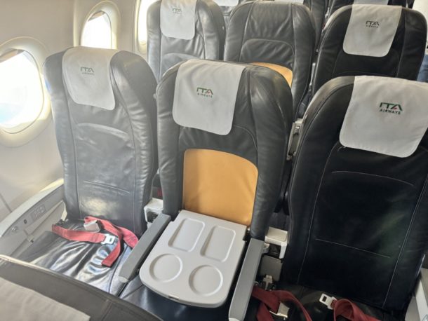 Review: ITA Business Class | Airbus A320 (Alitalia livery) | Tunis ...