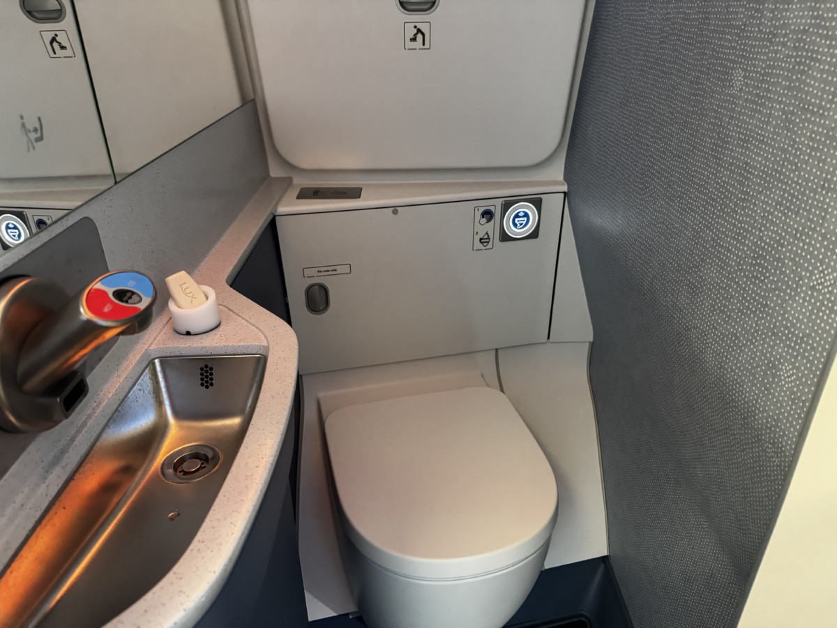 InsideLook: Eerste Airbus A321neo van KLM | PH-AXA - InsideFlyer