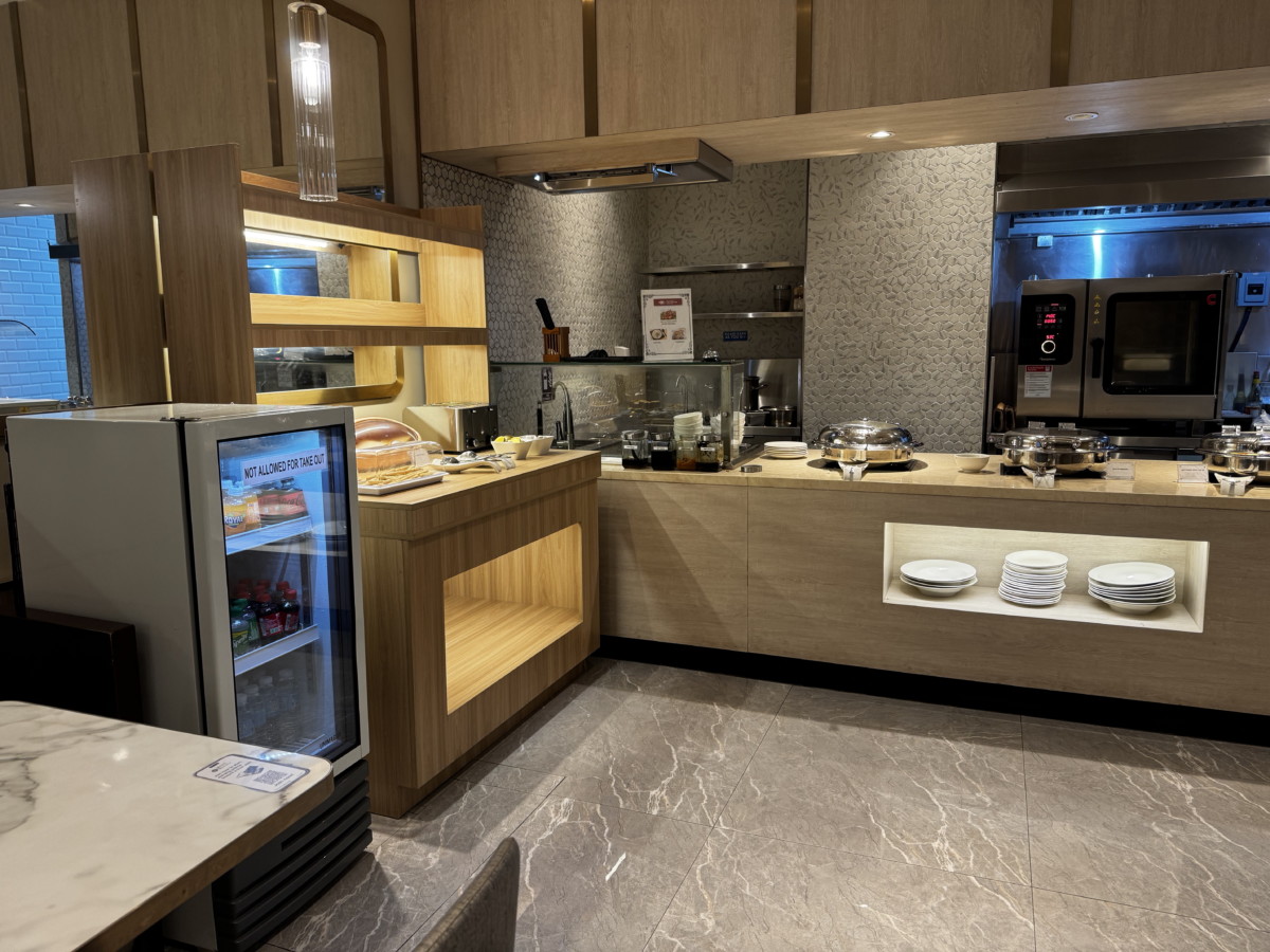 Lounge Review Plaza Premium Lounge Cebu Airport Terminal 1 16 - InsideFlyer