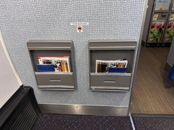 Review: KLM Europe Business Class | Amsterdam-Porto | Embraer E195-E2 ...