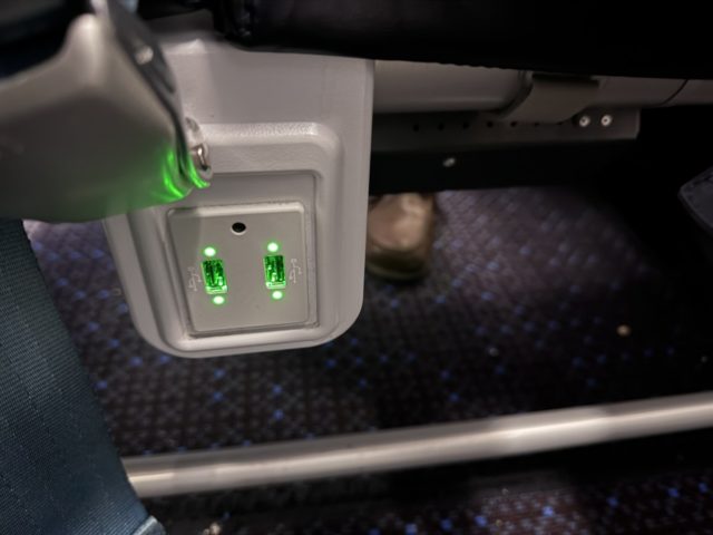 Review: KLM Europe Business Class | Amsterdam-Porto | Embraer E195-E2 ...