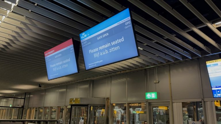 Review: KLM Europe Business Class | Amsterdam-Porto | Embraer E195-E2 ...