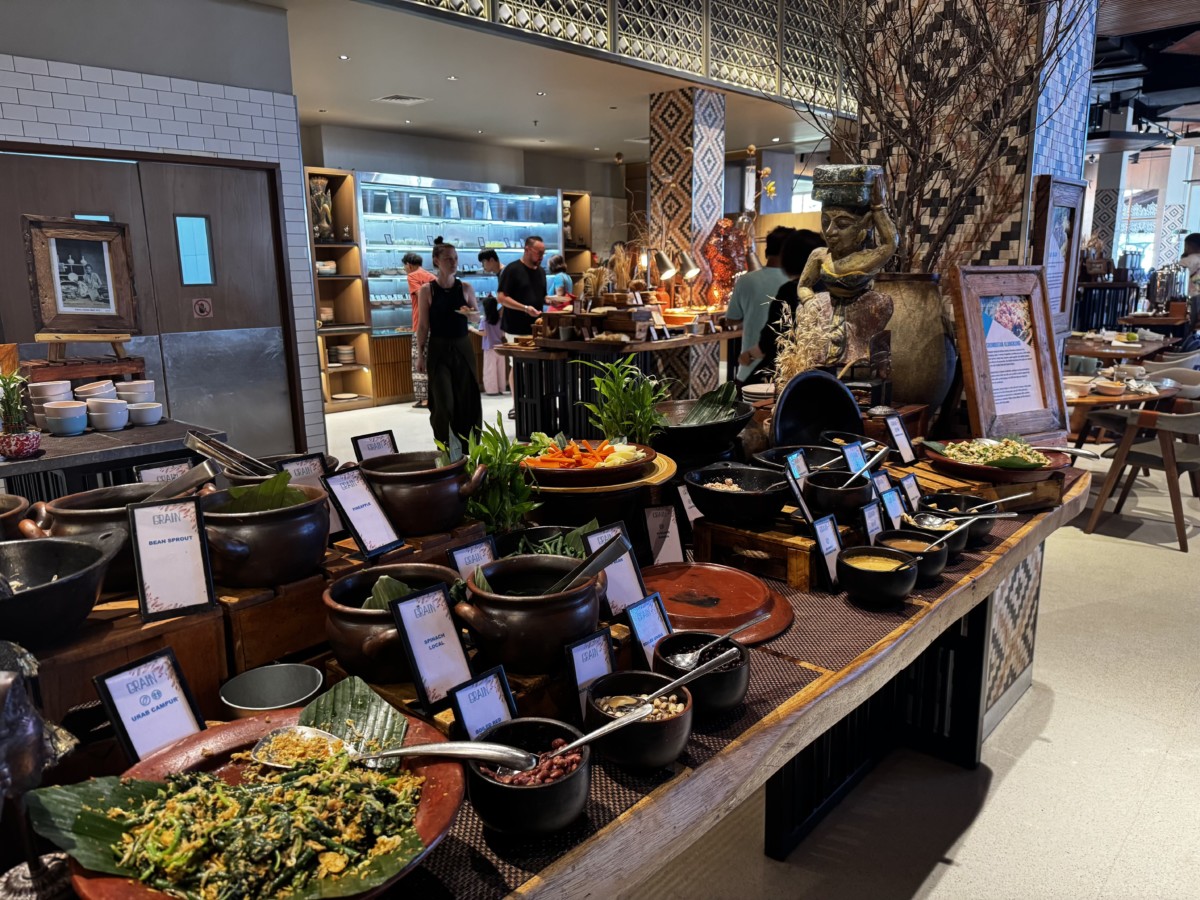 Review Hilton Bali Resort Restaurant Grain 13 - InsideFlyer